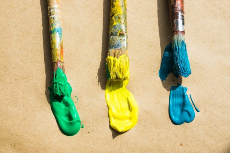 Bleu et jaune, cela donne quelle couleur de peinture